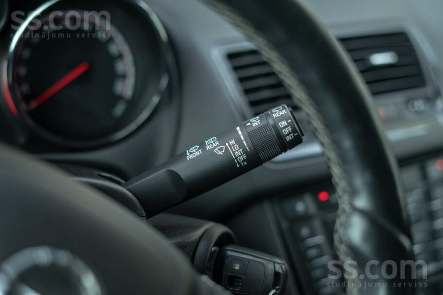 Balts Opel Meriva 2015 Liepāja, ar dzinēja tilpumu 1.60 L un nobraukumu 219 tūkst. km par 4900 €, foto 23 vietnē AUTOMOTO.COM.LV