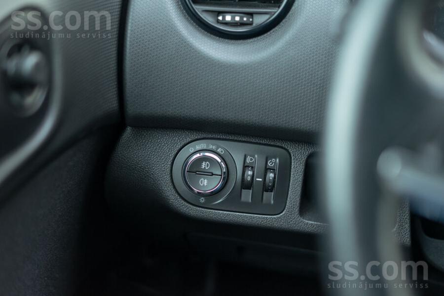 Balts Opel Meriva 2015 Liepāja, ar dzinēja tilpumu 1.60 L un nobraukumu 219 tūkst. km par 4900 €, foto 29 vietnē AUTOMOTO.COM.LV