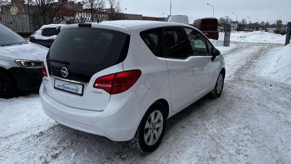 White Opel Meriva 2016 in Klaipeda, with an engine capacity of 1.40 L and mileage of 141 thousand km for 7450 €, photo 4 on AUTOMOTO.COM.LV