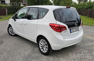 White Opel Meriva 2016 in Riga, with an engine capacity of 1.60 L and mileage of 200 thousand km for 3900 €, photo 4 on AUTOMOTO.COM.LV