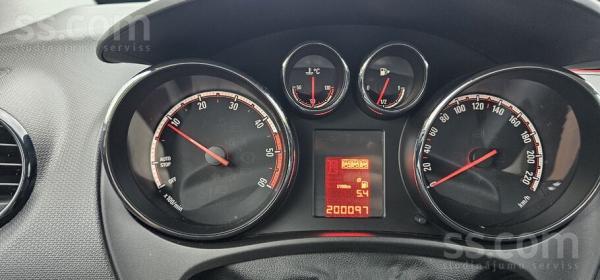 Balts Opel Meriva 2016 Rīga, ar dzinēja tilpumu 1.60 L un nobraukumu 200 tūkst. km par 3900 €, foto 7 vietnē AUTOMOTO.COM.LV