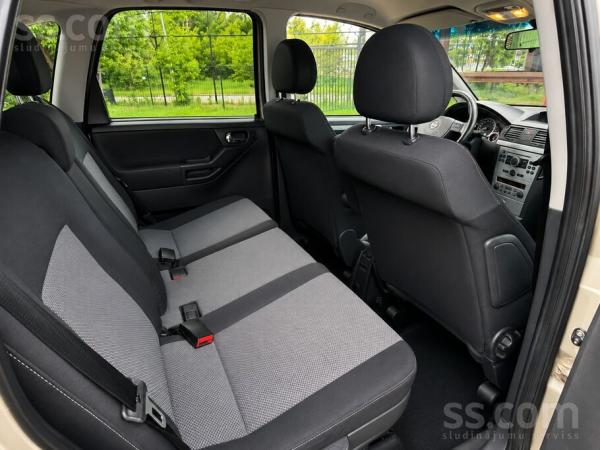 Yellow Opel Meriva 2006 in Riga, with an engine capacity of 1.70 L and mileage of 367 thousand km for 900 €, photo 10 on AUTOMOTO.COM.LV