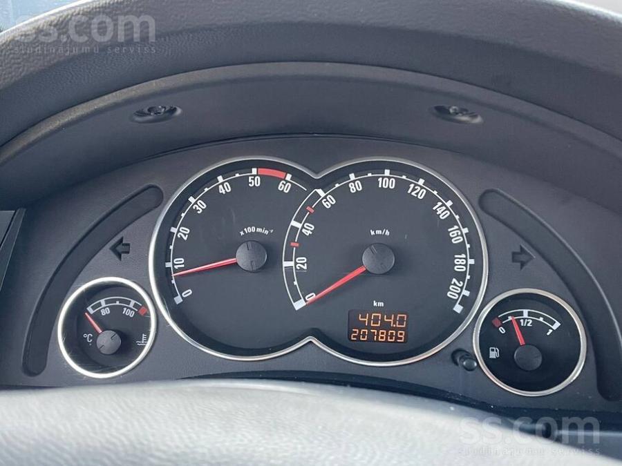 Yellow Opel Meriva 2006 in Riga, with an engine capacity of 1.30 L and mileage of 201 thousand km for 870 €, photo 11 on AUTOMOTO.COM.LV