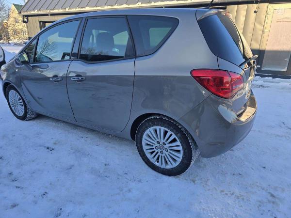 Dzeltens Opel Meriva 2011 Rokiškis, ar dzinēja tilpumu 1.69 L un nobraukumu 166 tūkst. km par 3000 €, foto 4 vietnē AUTOMOTO.COM.LV