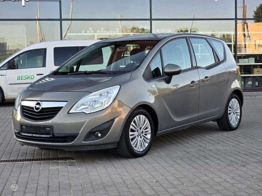 Yellow Opel Meriva 2013 in Utena, with an engine capacity of 1.69 L and mileage of 169 thousand km for 3750 €, photo 3 on AUTOMOTO.COM.LV
