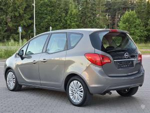 Yellow Opel Meriva 2013 in Utena, with an engine capacity of 1.69 L and mileage of 169 thousand km for 3750 €, photo 4 on AUTOMOTO.COM.LV