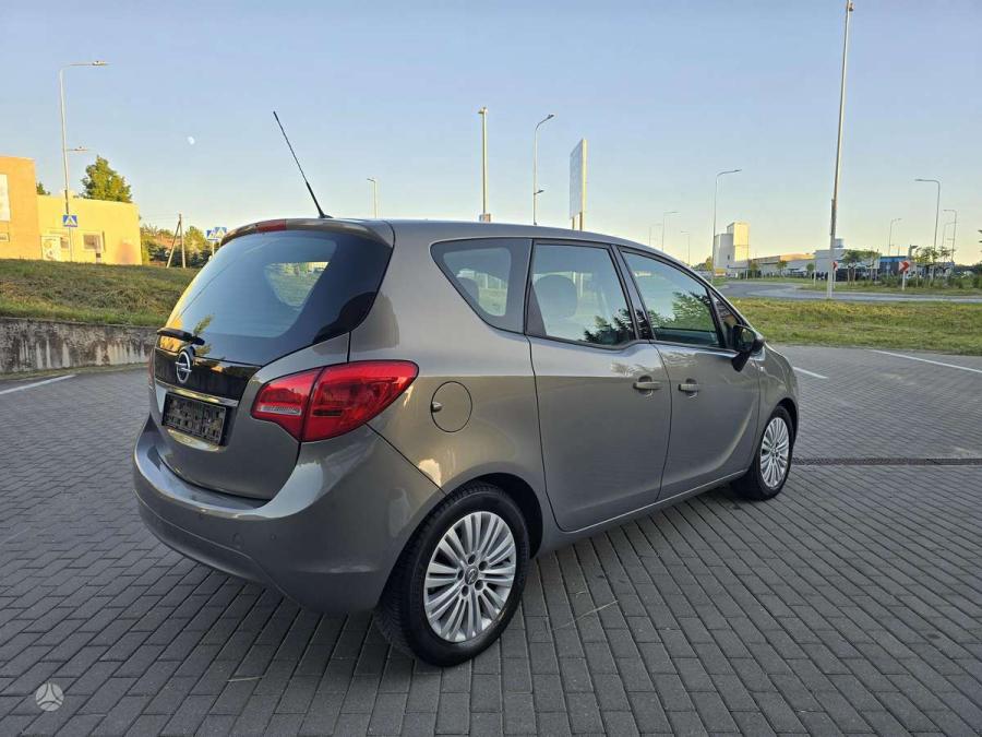 Yellow Opel Meriva 2013 in Utena, with an engine capacity of 1.69 L and mileage of 169 thousand km for 3750 €, photo 5 on AUTOMOTO.COM.LV