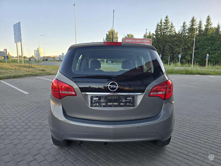 Yellow Opel Meriva 2013 in Utena, with an engine capacity of 1.69 L and mileage of 169 thousand km for 3750 €, photo 6 on AUTOMOTO.COM.LV