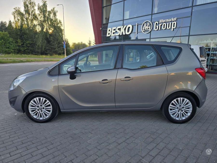 Yellow Opel Meriva 2013 in Utena, with an engine capacity of 1.69 L and mileage of 169 thousand km for 3750 €, photo 11 on AUTOMOTO.COM.LV