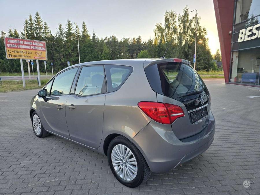 Yellow Opel Meriva 2013 in Utena, with an engine capacity of 1.69 L and mileage of 169 thousand km for 3750 €, photo 12 on AUTOMOTO.COM.LV