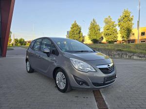 Yellow Opel Meriva 2013 in Utena, with an engine capacity of 1.69 L and mileage of 169 thousand km for 3750 €, photo 13 on AUTOMOTO.COM.LV
