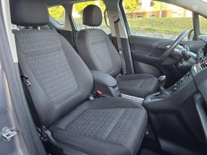 Yellow Opel Meriva 2013 in Utena, with an engine capacity of 1.69 L and mileage of 169 thousand km for 3750 €, photo 18 on AUTOMOTO.COM.LV