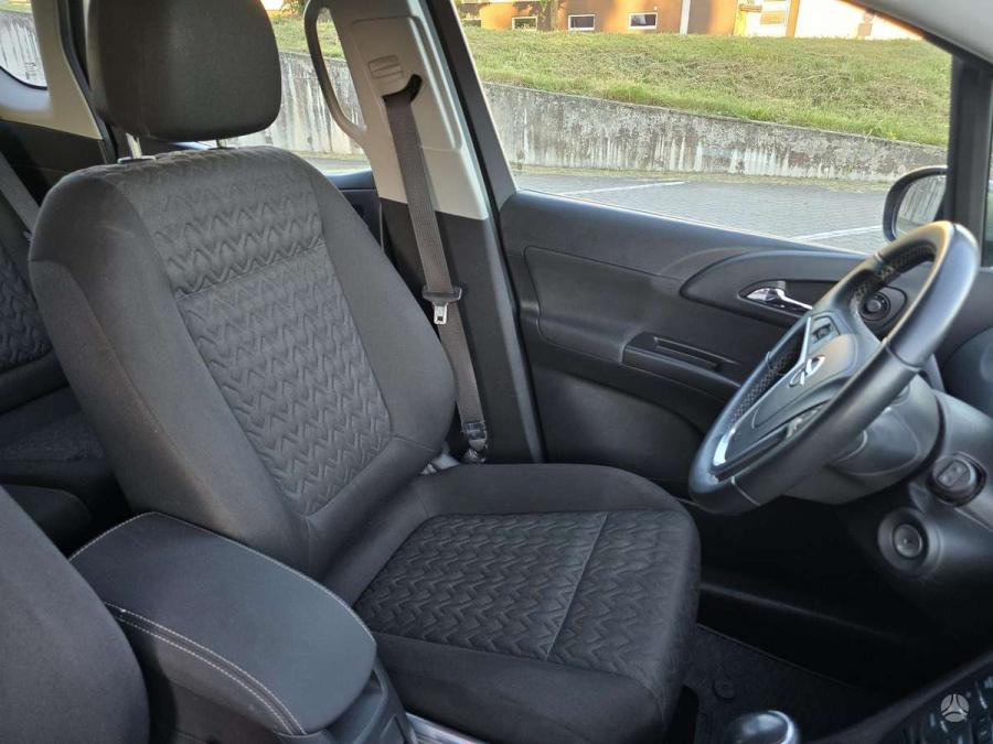 Yellow Opel Meriva 2013 in Utena, with an engine capacity of 1.69 L and mileage of 169 thousand km for 3750 €, photo 19 on AUTOMOTO.COM.LV