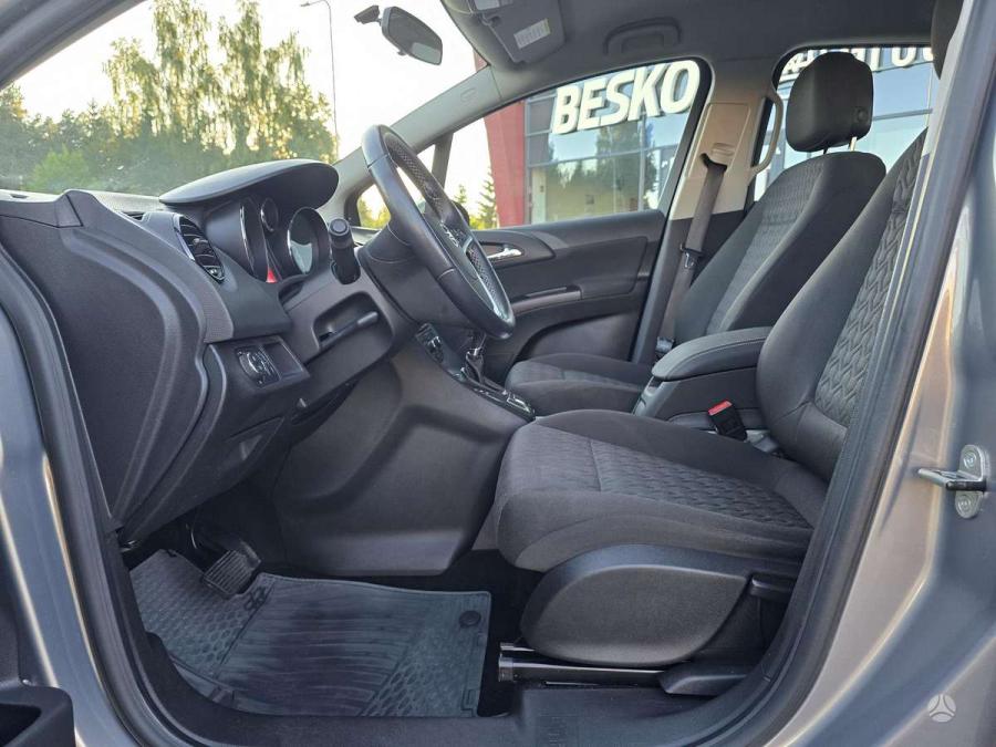 Yellow Opel Meriva 2013 in Utena, with an engine capacity of 1.69 L and mileage of 169 thousand km for 3750 €, photo 22 on AUTOMOTO.COM.LV