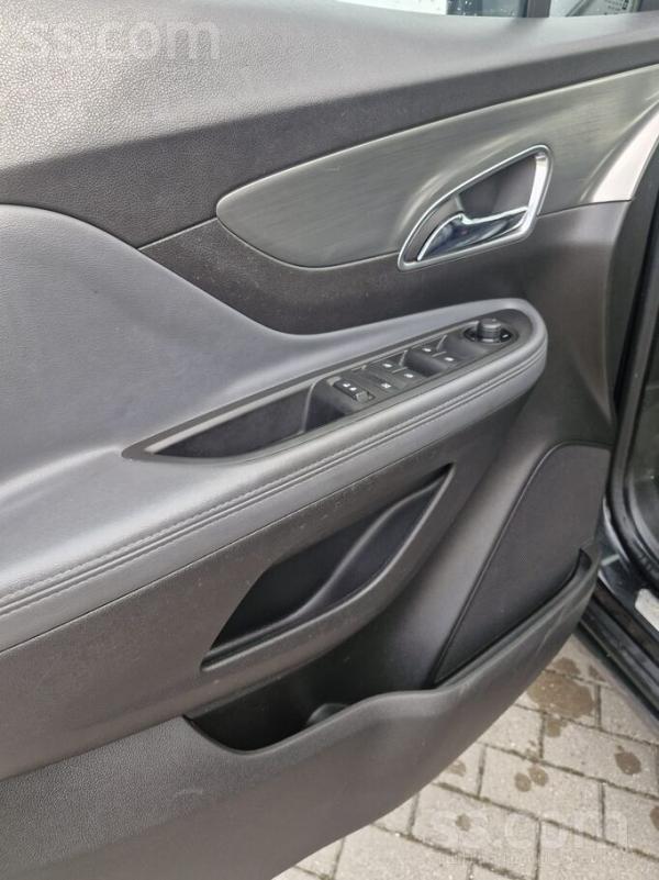 Black Opel Mokka 2012 in Valmiera, with an engine capacity of 1.70 L and mileage of 197 thousand km for 6600 €, photo 11 on AUTOMOTO.COM.LV