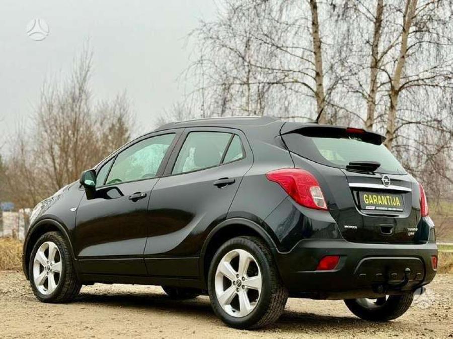 Black Opel Mokka 2013 in Siauliai, with an engine capacity of 1.36 L and mileage of 158 thousand km for 6950 €, photo 3 on AUTOMOTO.COM.LV