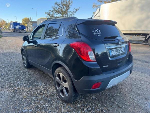 Black Opel Mokka 2013 in Taurage, with an engine capacity of 1.69 L and mileage of 181 thousand km for 6200 €, photo 3 on AUTOMOTO.COM.LV