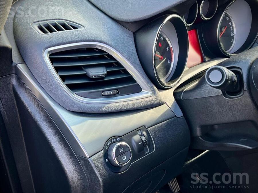 Black Opel Mokka 2013 in Riga, with an engine capacity of 1.70 L and mileage of 279 thousand km for 6500 €, photo 11 on AUTOMOTO.COM.LV