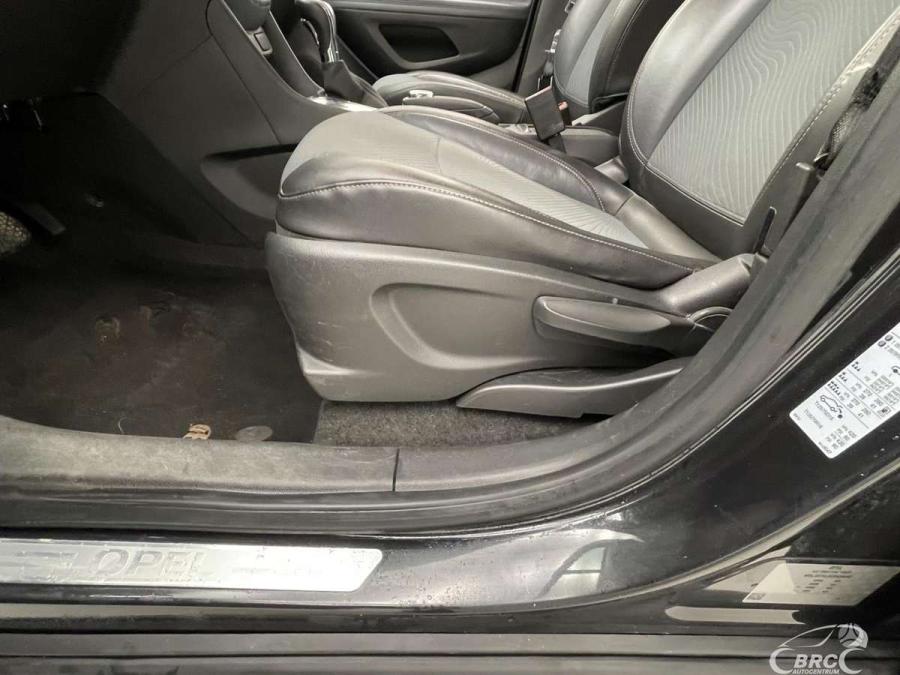 Black Opel Mokka 2013 in Vilnius, with an engine capacity of 1.69 L and mileage of 118 thousand km for 5900 €, photo 23 on AUTOMOTO.COM.LV
