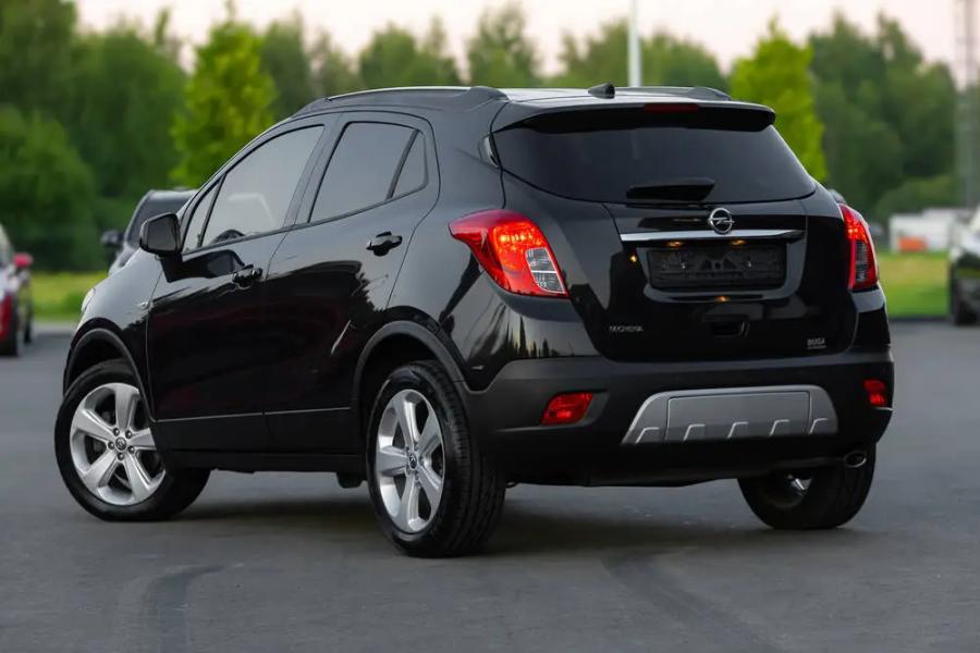 Melns Opel Mokka 2013 Jelgava, ar dzinēja tilpumu 1.60 L un nobraukumu 174 tūkst. km par 6500 €, foto 7 vietnē AUTOMOTO.COM.LV