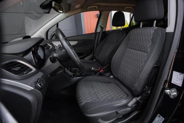 Black Opel Mokka 2013 in Jelgava, with an engine capacity of 1.60 L and mileage of 174 thousand km for 6500 €, photo 7 on AUTOMOTO.COM.LV