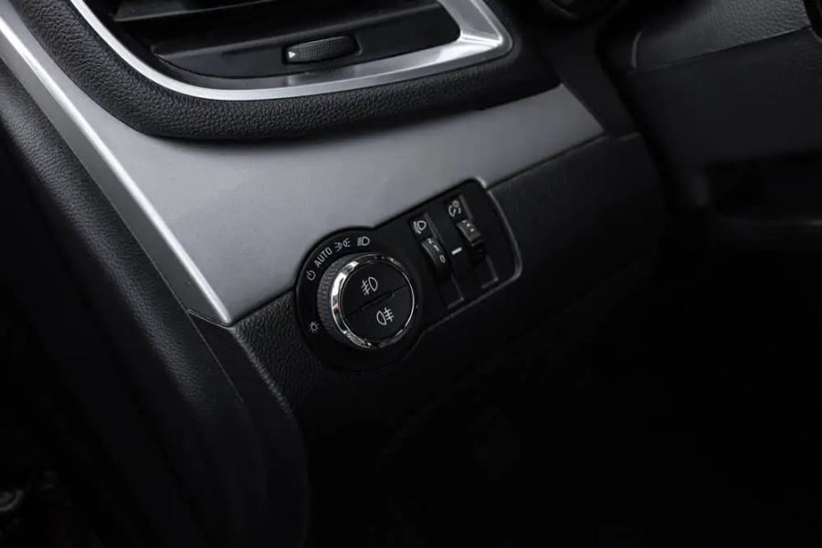 Melns Opel Mokka 2013 Jelgava, ar dzinēja tilpumu 1.60 L un nobraukumu 174 tūkst. km par 6500 €, foto 10 vietnē AUTOMOTO.COM.LV