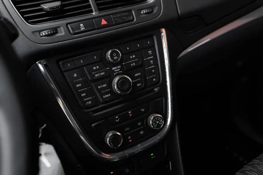Melns Opel Mokka 2013 Jelgava, ar dzinēja tilpumu 1.60 L un nobraukumu 174 tūkst. km par 6500 €, foto 13 vietnē AUTOMOTO.COM.LV