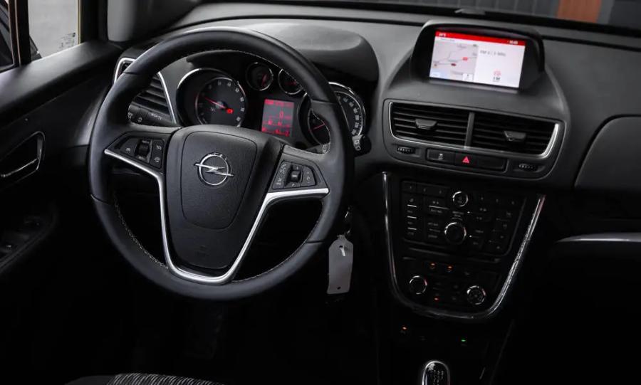 Melns Opel Mokka 2013 Jelgava, ar dzinēja tilpumu 1.60 L un nobraukumu 174 tūkst. km par 6500 €, foto 24 vietnē AUTOMOTO.COM.LV