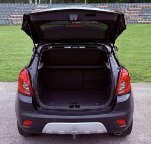 Black Opel Mokka 2013 in Druskininkai, with an engine capacity of 1.69 L and mileage of 179 thousand km for 7350 €, photo 14 on AUTOMOTO.COM.LV