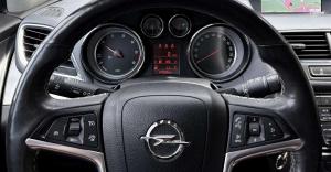 Black Opel Mokka 2013 in Druskininkai, with an engine capacity of 1.69 L and mileage of 179 thousand km for 7350 €, photo 27 on AUTOMOTO.COM.LV