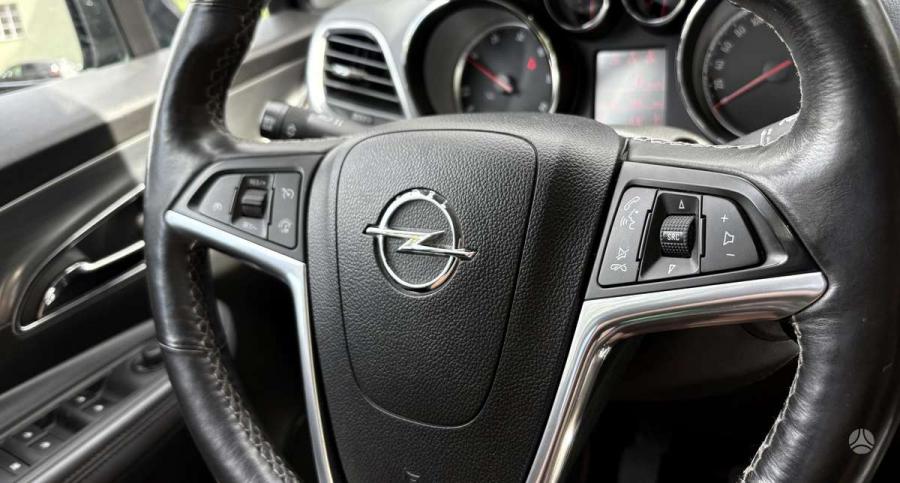 Black Opel Mokka 2013 in Druskininkai, with an engine capacity of 1.69 L and mileage of 179 thousand km for 7350 €, photo 28 on AUTOMOTO.COM.LV
