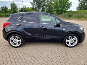 Black Opel Mokka 2013 in Marijampole, with an engine capacity of 1.69 L and mileage of 240 thousand km for 5949 €, photo 6 on AUTOMOTO.COM.LV