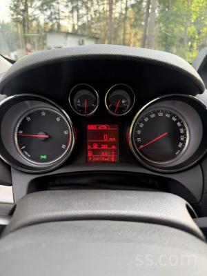 Black Opel Mokka 2013 in Riga, with an engine capacity of 1.70 L and mileage of 242 thousand km for 7100 €, photo 10 on AUTOMOTO.COM.LV