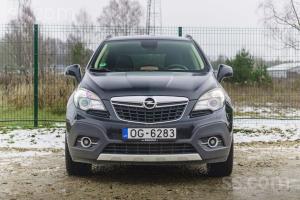 Black Opel Mokka 2014 in Riga, with an engine capacity of 1.70 L and mileage of 139 thousand km for 9890 €, photo 2 on AUTOMOTO.COM.LV