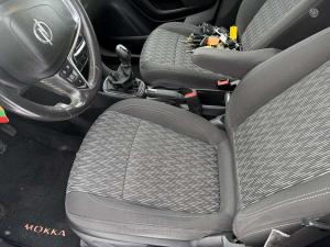 Melns Opel Mokka 2014 Alīta, ar dzinēja tilpumu 1.60 L un nobraukumu 230 tūkst. km par 7600 €, foto 13 vietnē AUTOMOTO.COM.LV