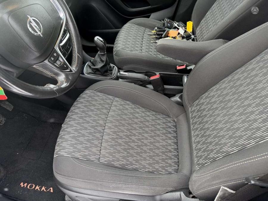 Melns Opel Mokka 2014 Alīta, ar dzinēja tilpumu 1.60 L un nobraukumu 230 tūkst. km par 7600 €, foto 13 vietnē AUTOMOTO.COM.LV