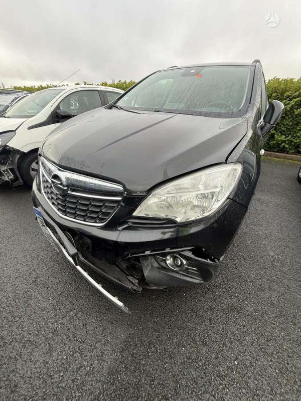Black Opel Mokka 2014 in Taurage, with an engine capacity of 1.70 L and mileage of 250 thousand km for 3600 €, photo 2 on AUTOMOTO.COM.LV