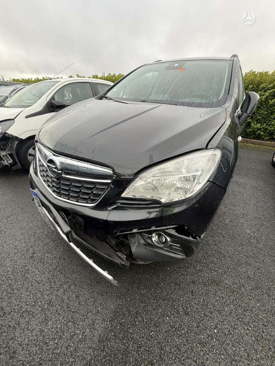 Black Opel Mokka 2014 in Taurage, with an engine capacity of 1.70 L and mileage of 250 thousand km for 3600 €, photo 2 on AUTOMOTO.COM.LV