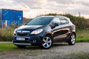 Black Opel Mokka 2014 in Riga, with an engine capacity of 1.70 L and mileage of 102 thousand km for 8995 €, photo 4 on AUTOMOTO.COM.LV