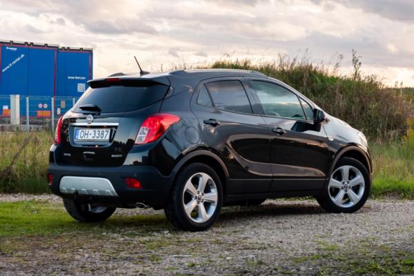Melns Opel Mokka 2014 Rīga, ar dzinēja tilpumu 1.70 L un nobraukumu 102 tūkst. km par 8995 €, foto 4 vietnē AUTOMOTO.COM.LV