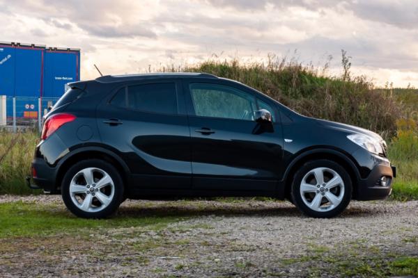 Melns Opel Mokka 2014 Rīga, ar dzinēja tilpumu 1.70 L un nobraukumu 102 tūkst. km par 8995 €, foto 7 vietnē AUTOMOTO.COM.LV