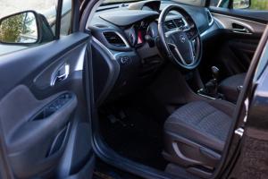Black Opel Mokka 2014 in Riga, with an engine capacity of 1.70 L and mileage of 102 thousand km for 8995 €, photo 12 on AUTOMOTO.COM.LV