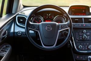 Black Opel Mokka 2014 in Riga, with an engine capacity of 1.70 L and mileage of 102 thousand km for 8995 €, photo 27 on AUTOMOTO.COM.LV