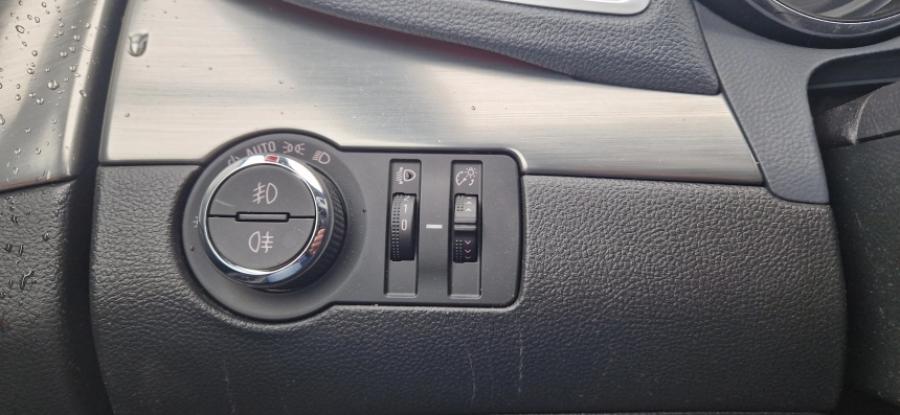 Black Opel Mokka 2014 in Riga, with an engine capacity of 1.70 L and mileage of 209 thousand km for 7950 €, photo 23 on AUTOMOTO.COM.LV