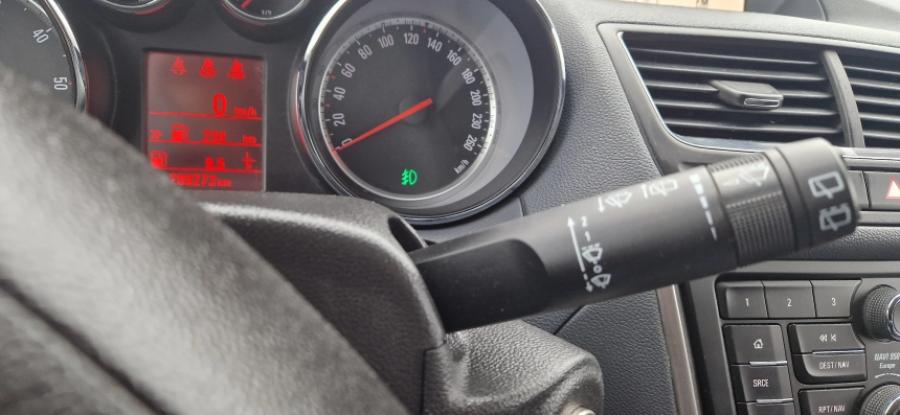 Black Opel Mokka 2014 in Riga, with an engine capacity of 1.70 L and mileage of 209 thousand km for 7950 €, photo 25 on AUTOMOTO.COM.LV