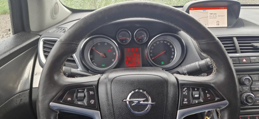 Black Opel Mokka 2014 in Riga, with an engine capacity of 1.70 L and mileage of 209 thousand km for 7950 €, photo 27 on AUTOMOTO.COM.LV