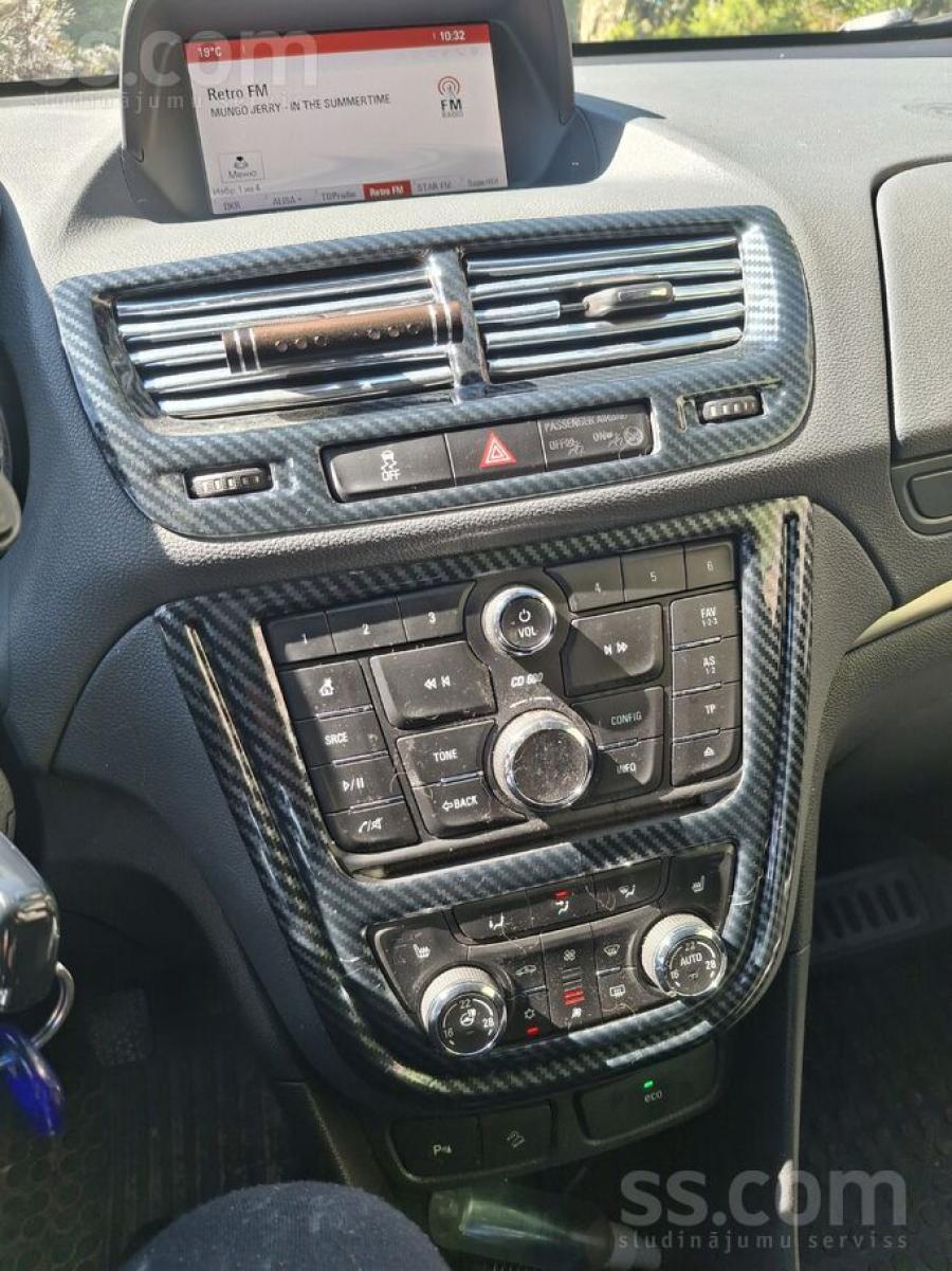 Black Opel Mokka 2014 in Kraslava, with an engine capacity of 1.70 L and mileage of 256 thousand km for 4000 €, photo 4 on AUTOMOTO.COM.LV