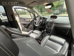 Black Opel Mokka 2014 in Daugavpils, with an engine capacity of 1.70 L and mileage of 249 thousand km for 5950 €, photo 17 on AUTOMOTO.COM.LV
