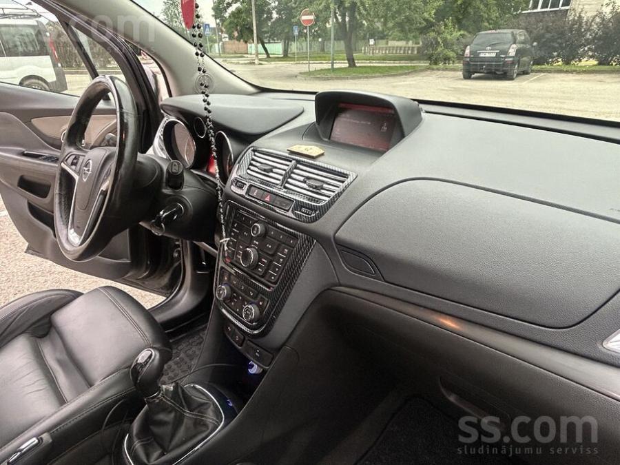 Black Opel Mokka 2014 in Daugavpils, with an engine capacity of 1.70 L and mileage of 249 thousand km for 5950 €, photo 22 on AUTOMOTO.COM.LV
