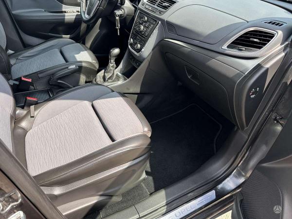 Black Opel Mokka 2015 in Alytus, with an engine capacity of 1.60 L and mileage of 230 thousand km for 7800 €, photo 9 on AUTOMOTO.COM.LV
